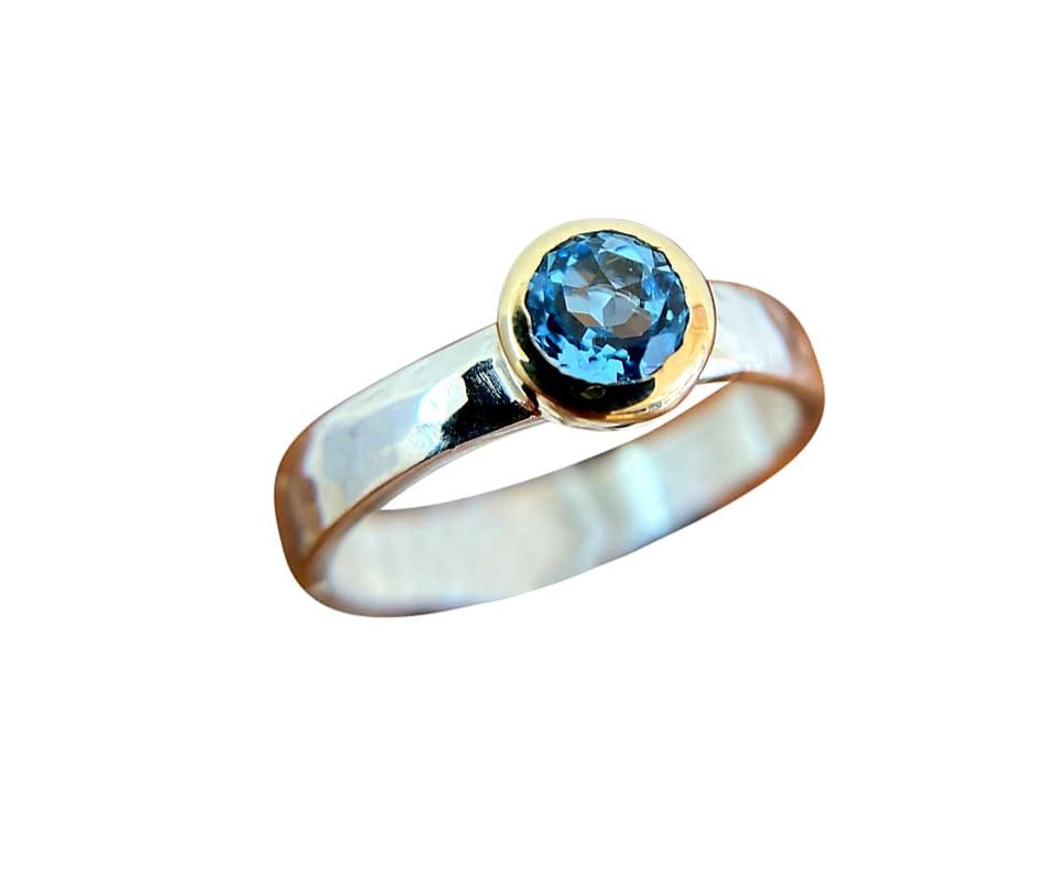 Yaron Morhaim 9ct Gold & Swiss Blue Topaz Ring – Rococo Jewellery